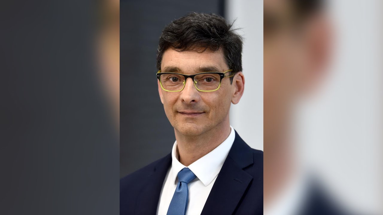 Varuh o problematiki pri dostopu starejših do digitalnih bonov - SpletnaTV